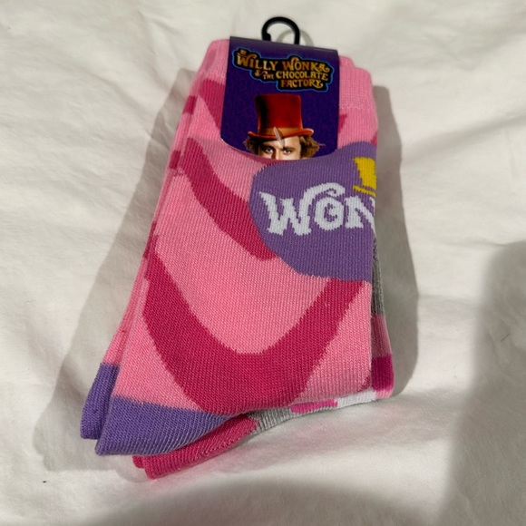 bio world | Accessories | Nwt Willy Wonka The Chocolate Factory Socks ...